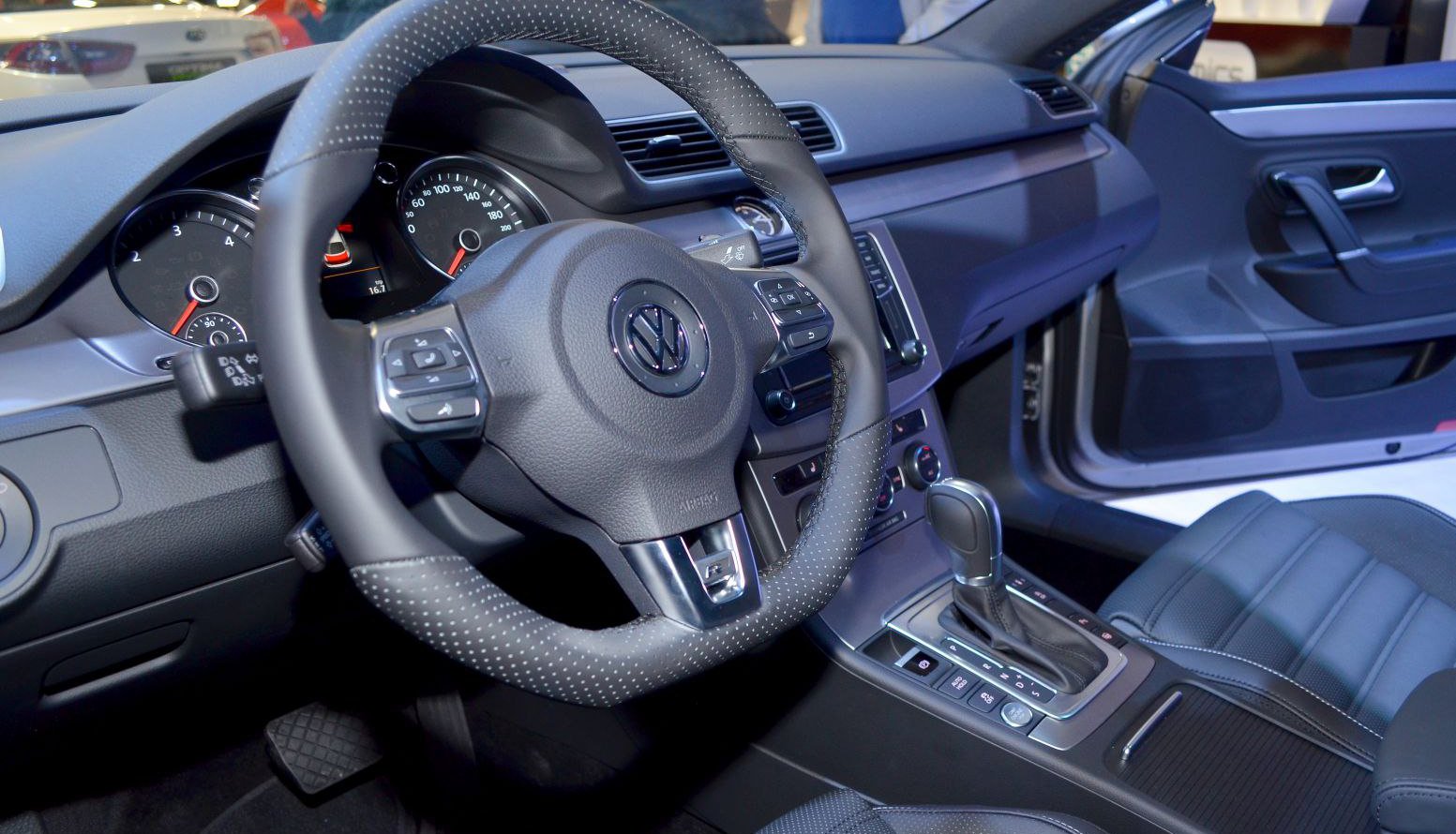 Volkswagen Passat CC technical specifications and fuel economy